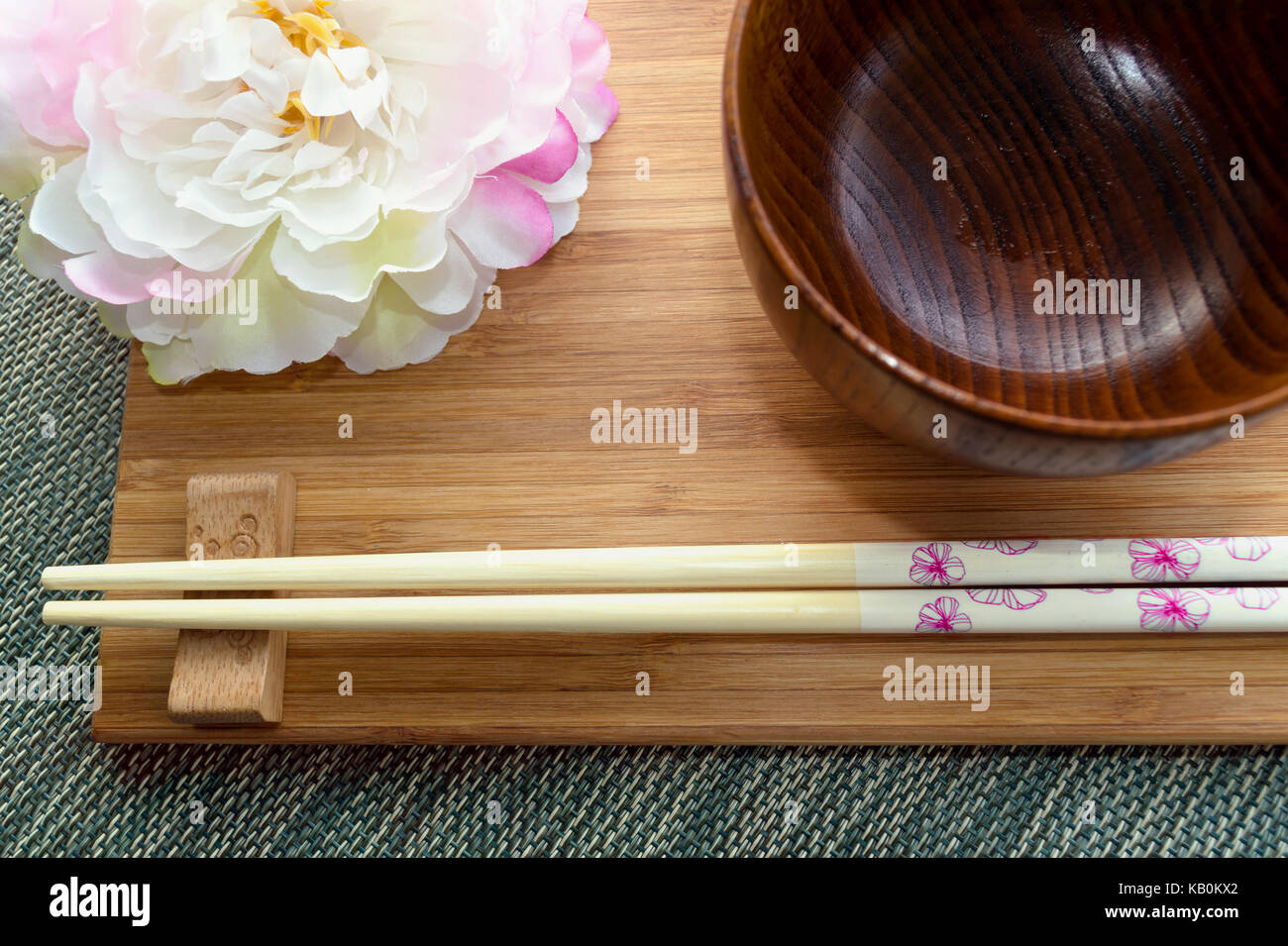 Japanese table setting hi-res stock photography and images - Alamy