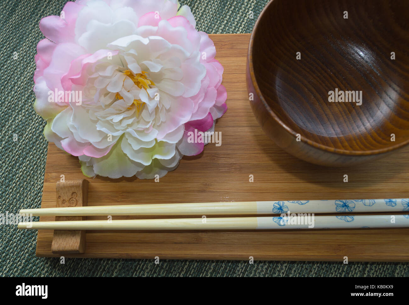 Japanese table setting hi-res stock photography and images - Alamy