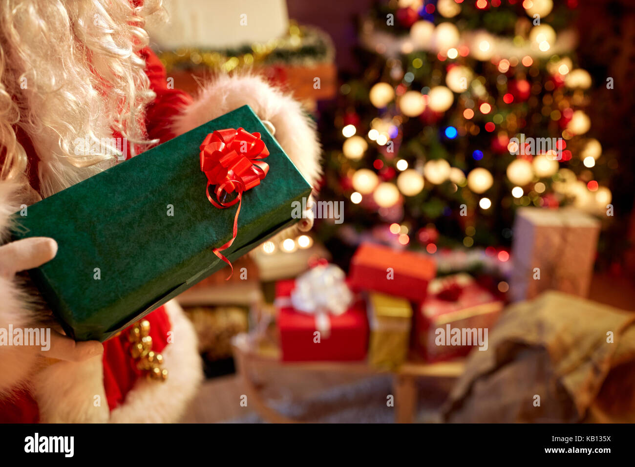 Beautifully packed Christmas gift Stock Photo - Alamy
