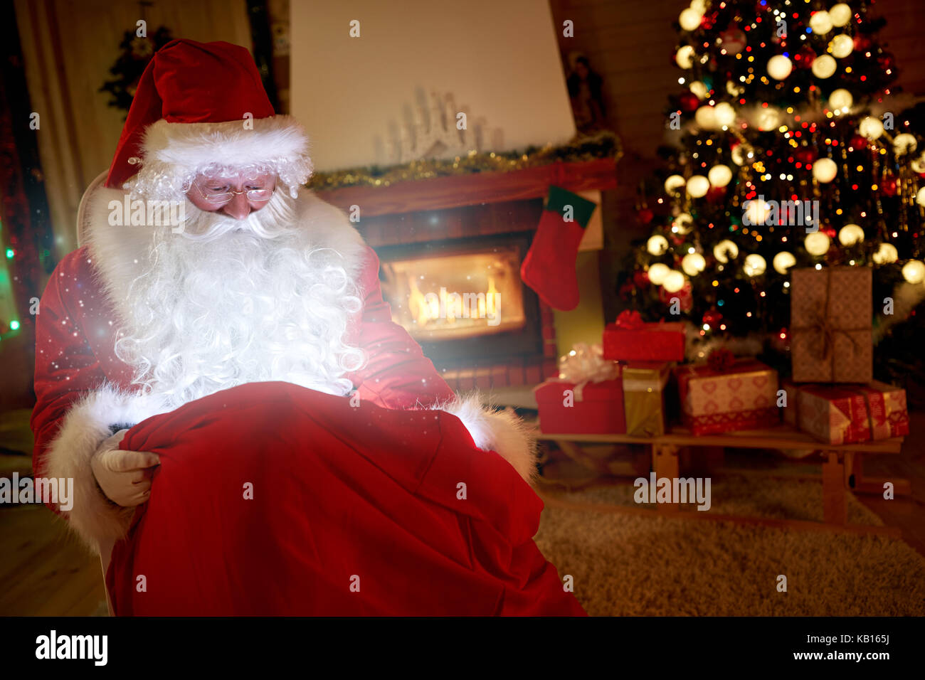 Traditional santa claus hi-res stock photography and images - Alamy