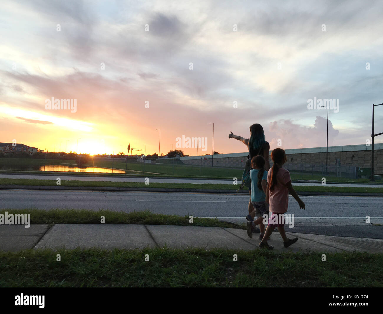 THE FLORIDA PROJECT, from left: Bria Vinaite, Brooklynn Prince, Valeria ...