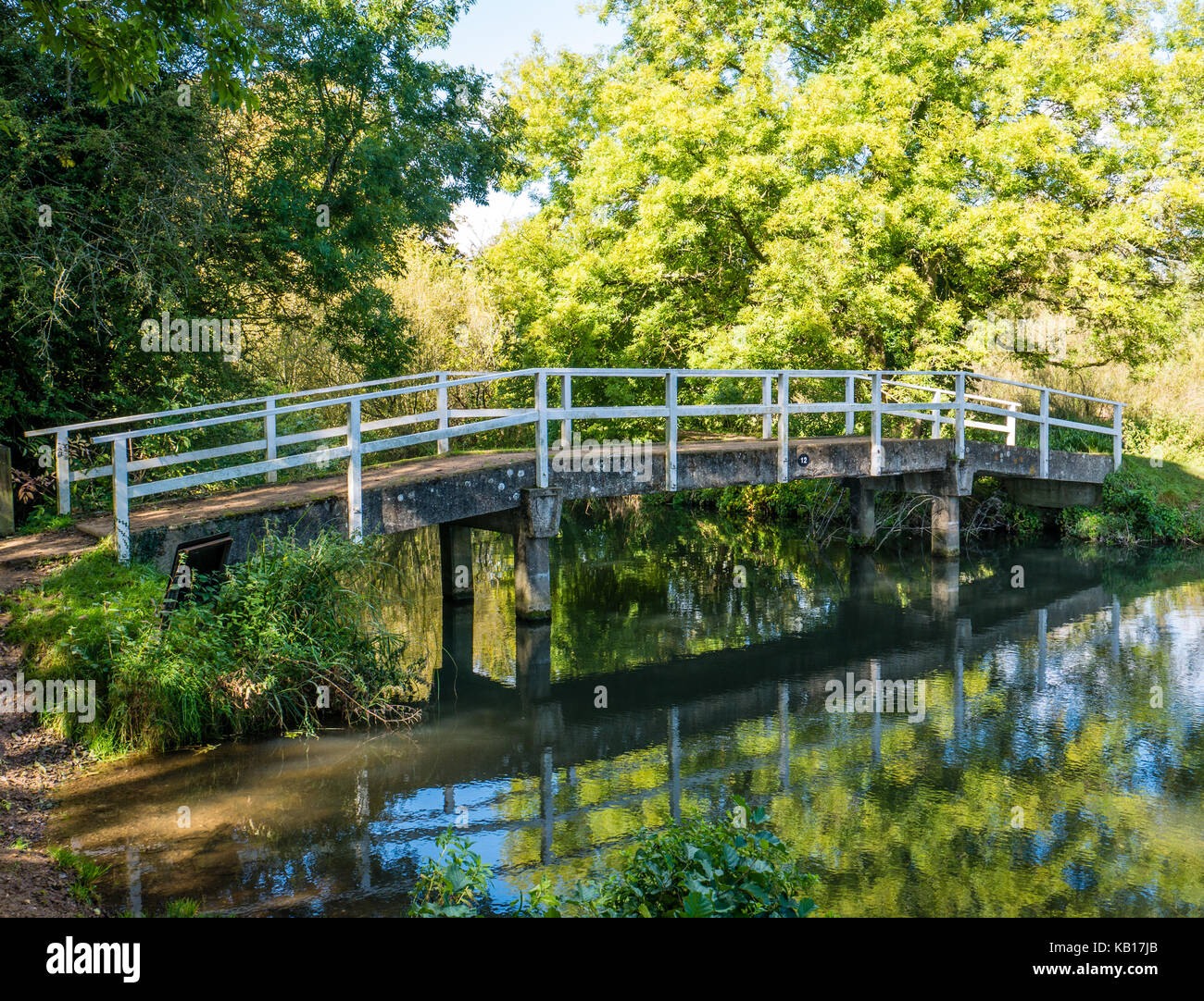 Footbridge, River Kennet, nr Reading, Berkshire, England, UK, GB Stock ...
