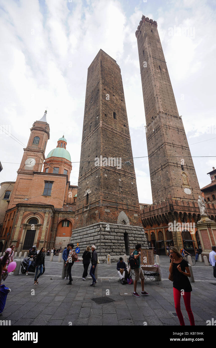 A general view of the Two Towers (le due torri in Italian), which ...