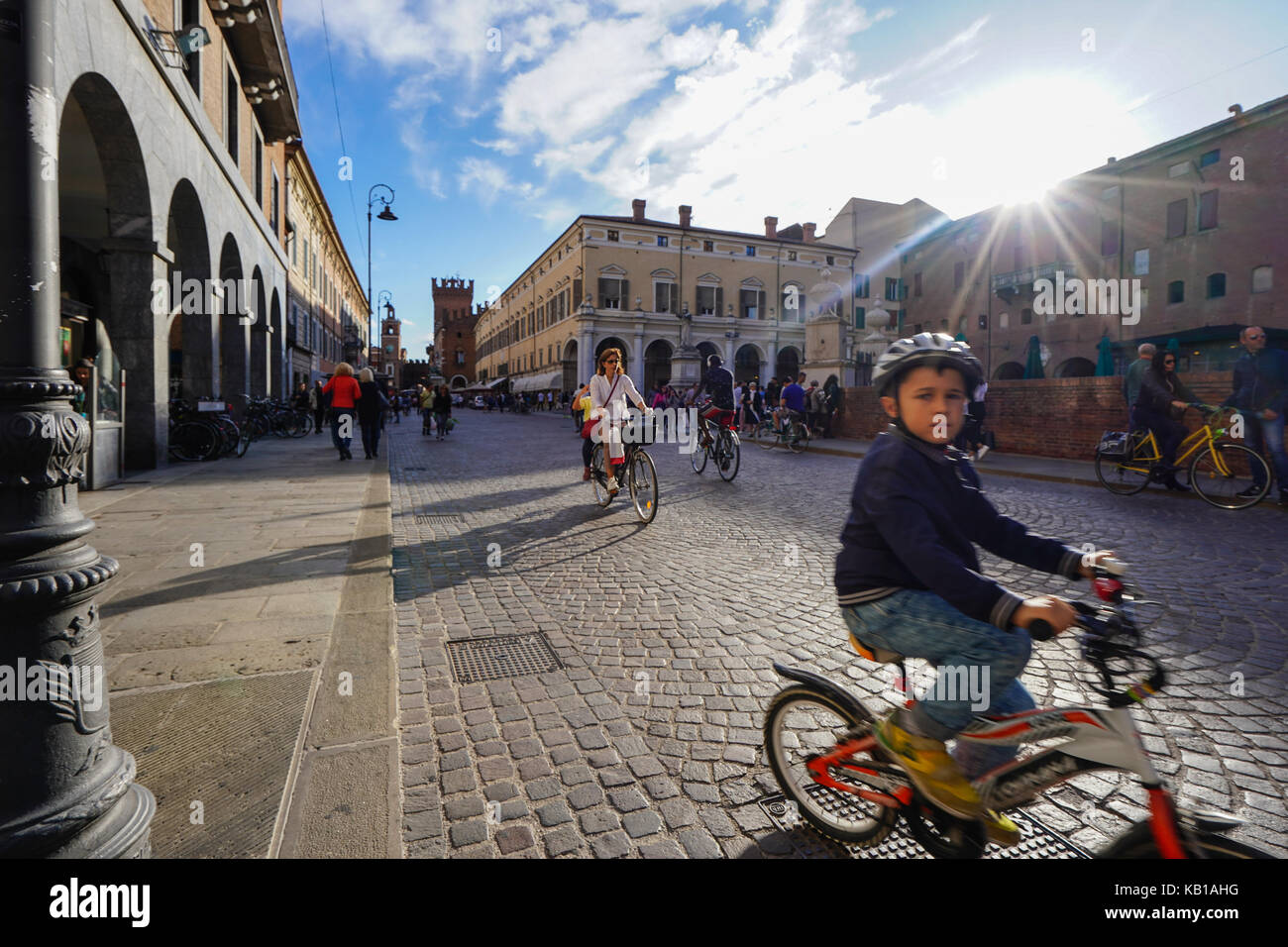 Cyclists in series hi-res stock photography and images - Alamy