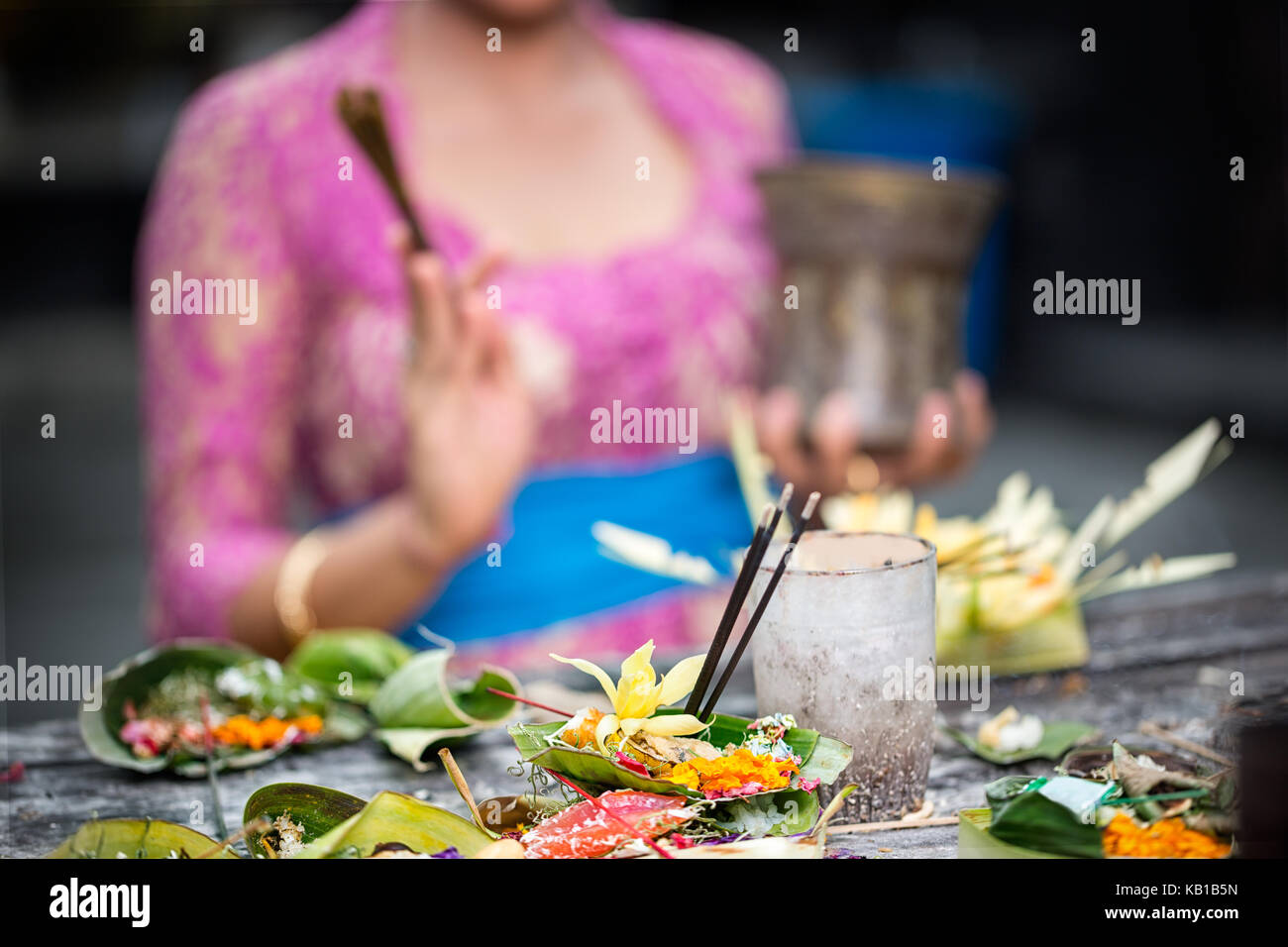 Offering to god hi-res stock photography and images - Alamy