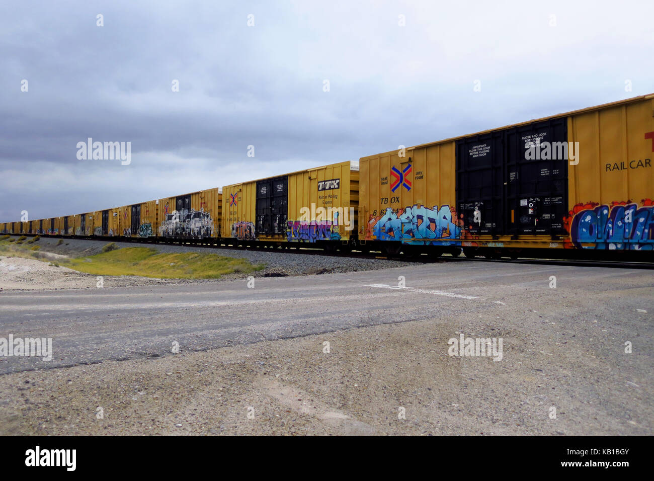 Shipping container graffiti hi-res stock photography and images - Alamy