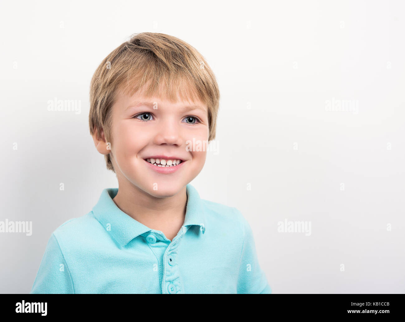 little boy smiling Stock Photo - Alamy