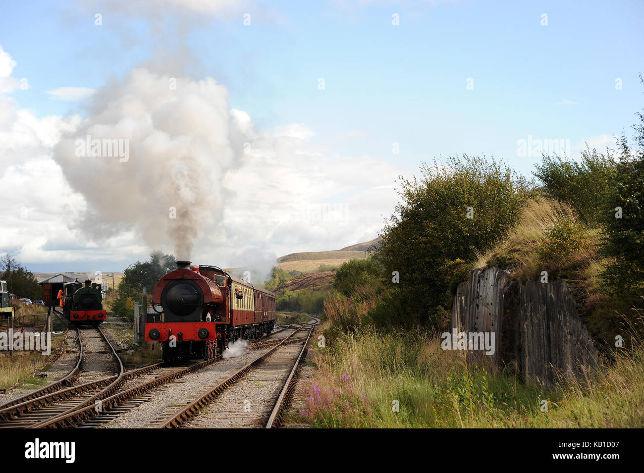 71515 approaches Furnace Sidings with a train from Blaenavon High Level ...