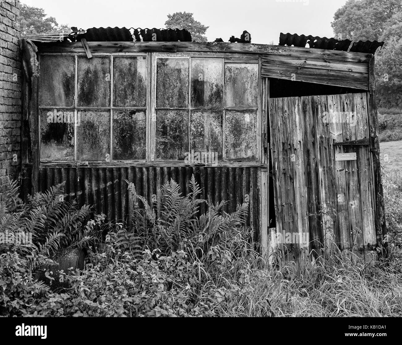 Broken down shed Black and White Stock Photos & Images - Alamy