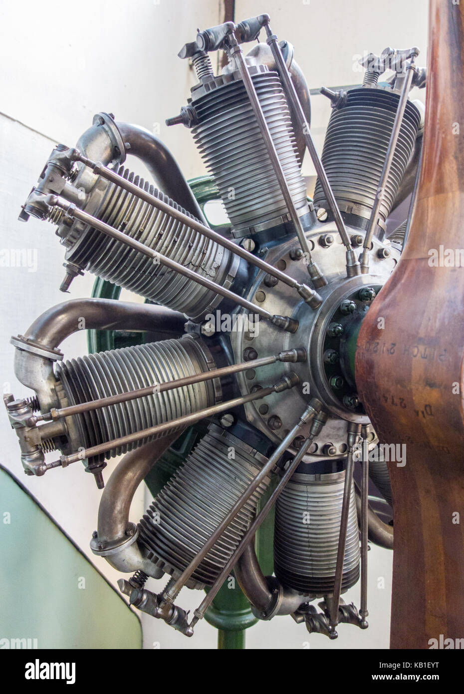 eight cylinder aeroplane engine Stock Photo - Alamy