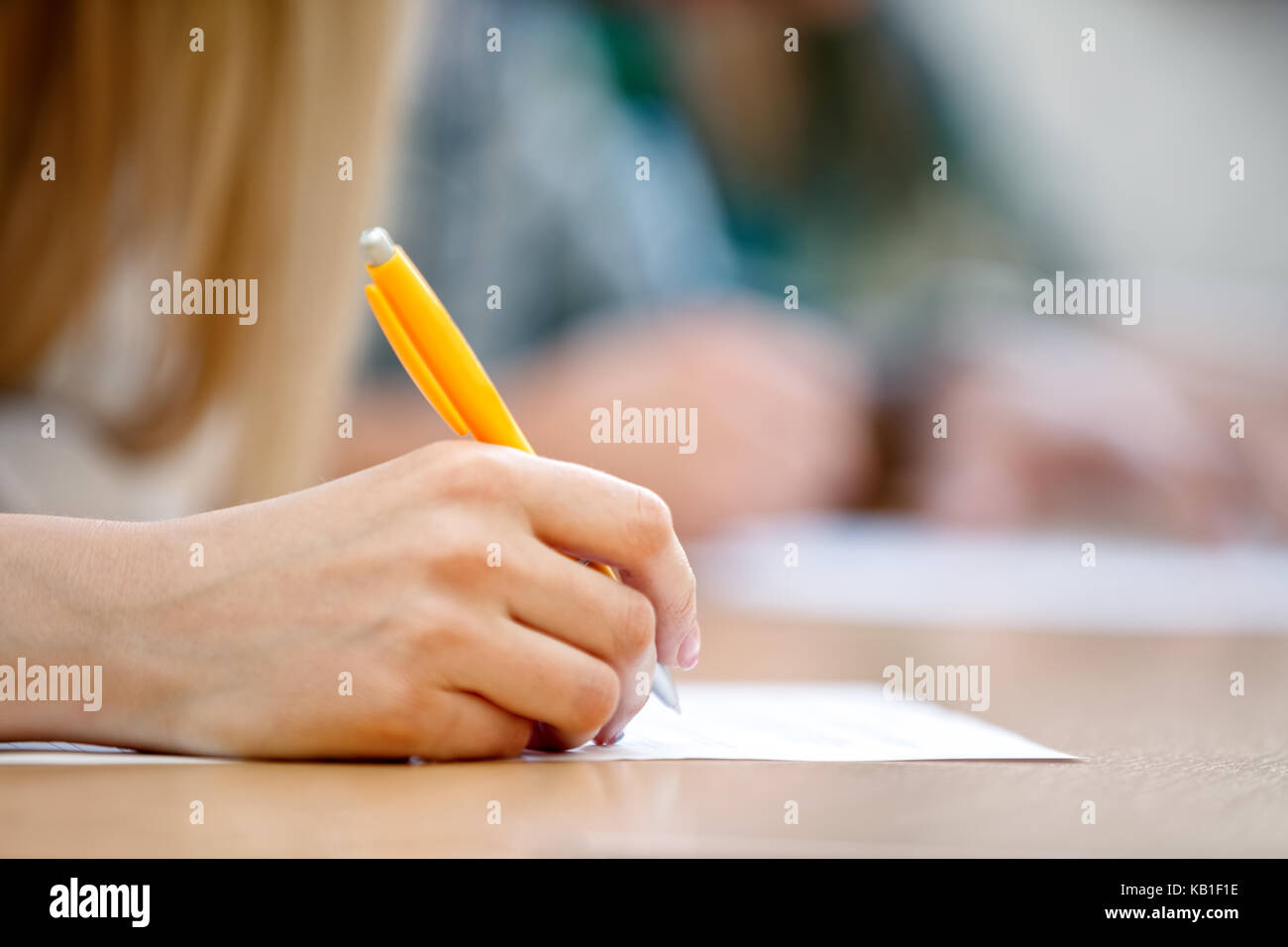 Hand pen desk hi-res stock photography and images - Alamy
