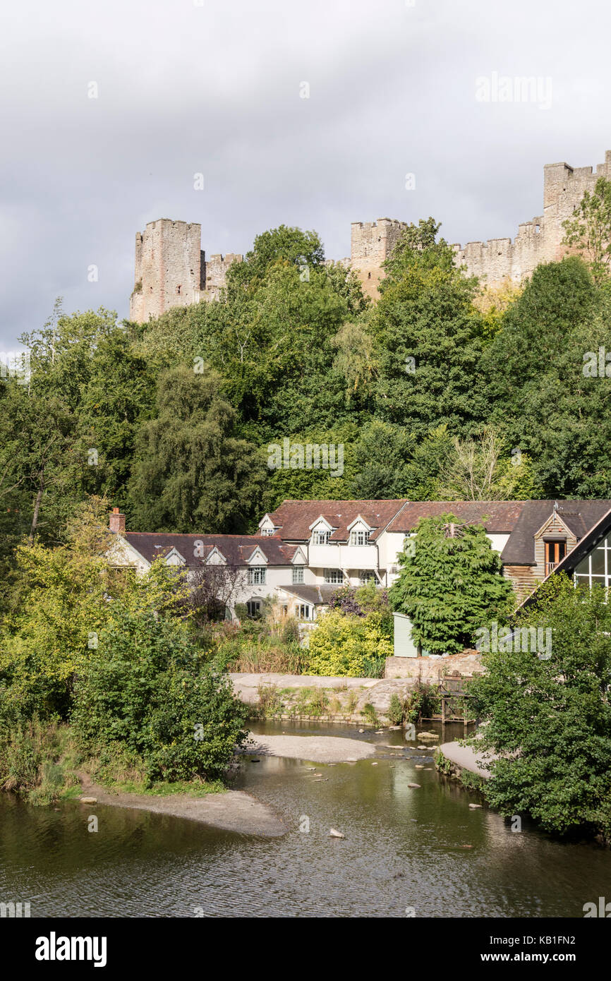 Welsh marches castle hi-res stock photography and images - Alamy