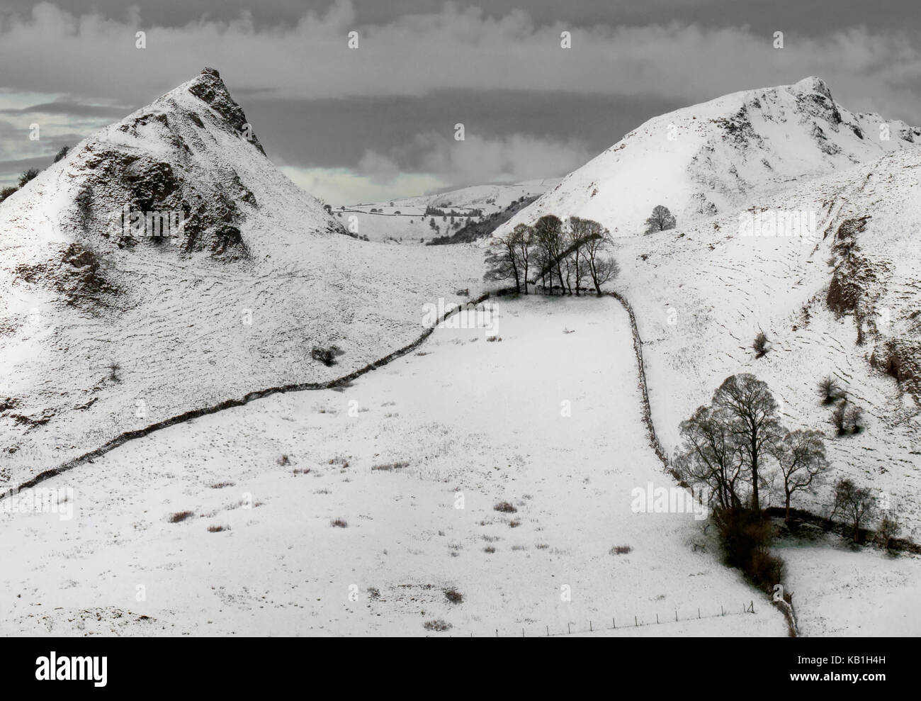 Parkhouse and chrome hill derbyshire hi-res stock photography and ...