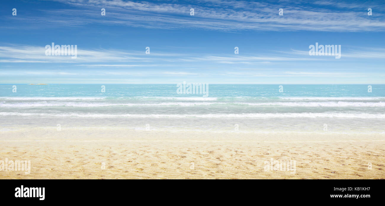 Beach and ocean Stock Photo - Alamy