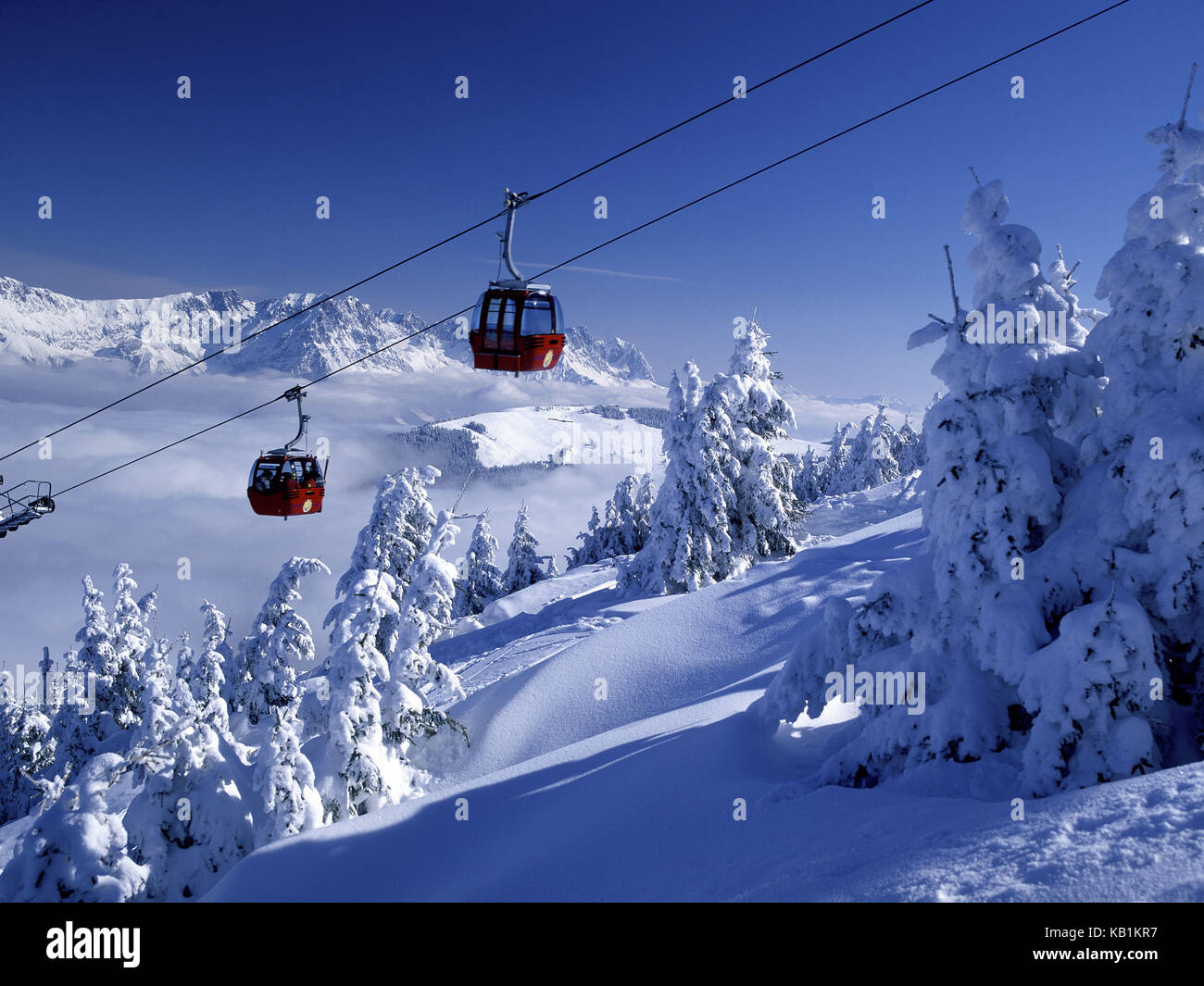 Hohe salve skiing area with kaisergebirge mountains hi-res stock ...