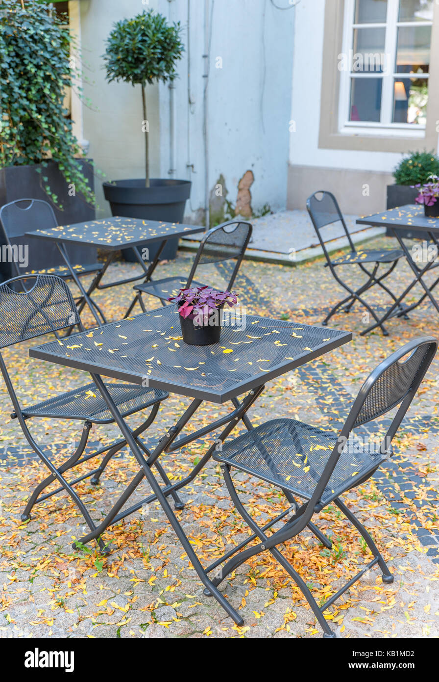 Top view table chairs hi-res stock photography and images - Alamy