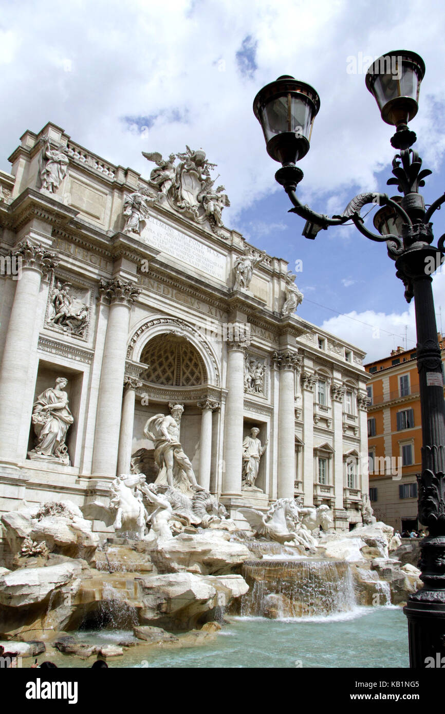 Italy, Rome, well, Fontana di Trevi Stock Photo - Alamy
