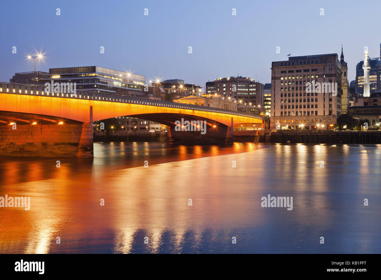 England, London, Southwark, London Bridge, dusk Stock Photo - Alamy