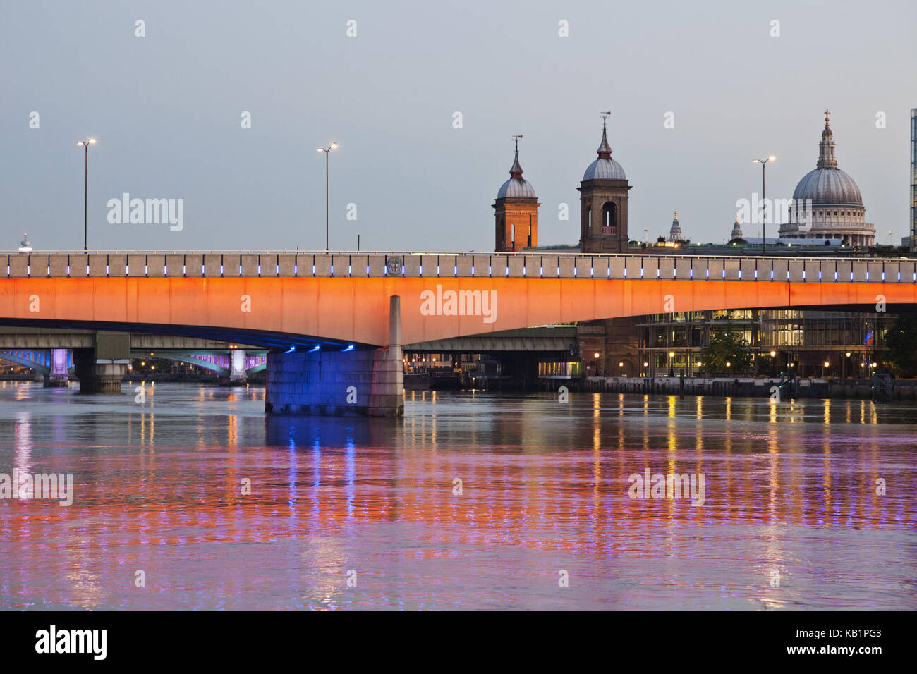 Southwark dusk london hi-res stock photography and images - Alamy