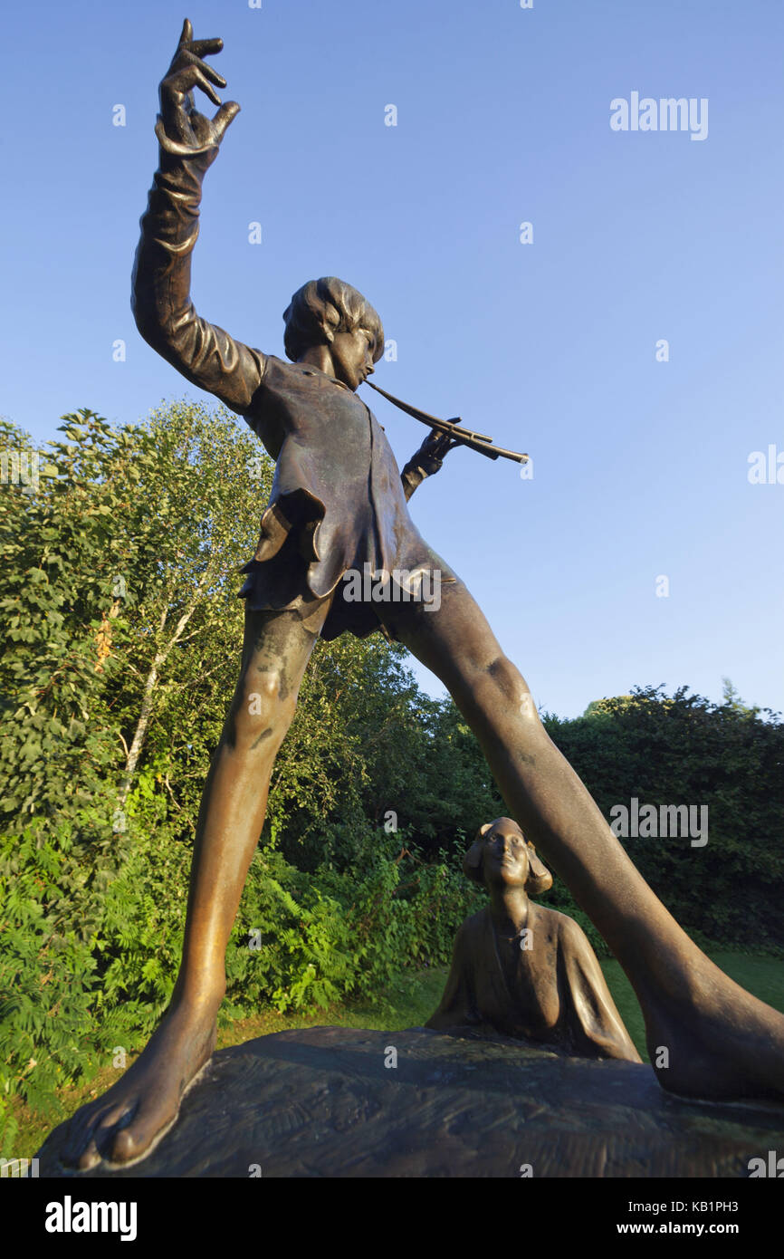 England, London, Hyde Park, Kensington cooking tooth, Peter Pan Statue ...