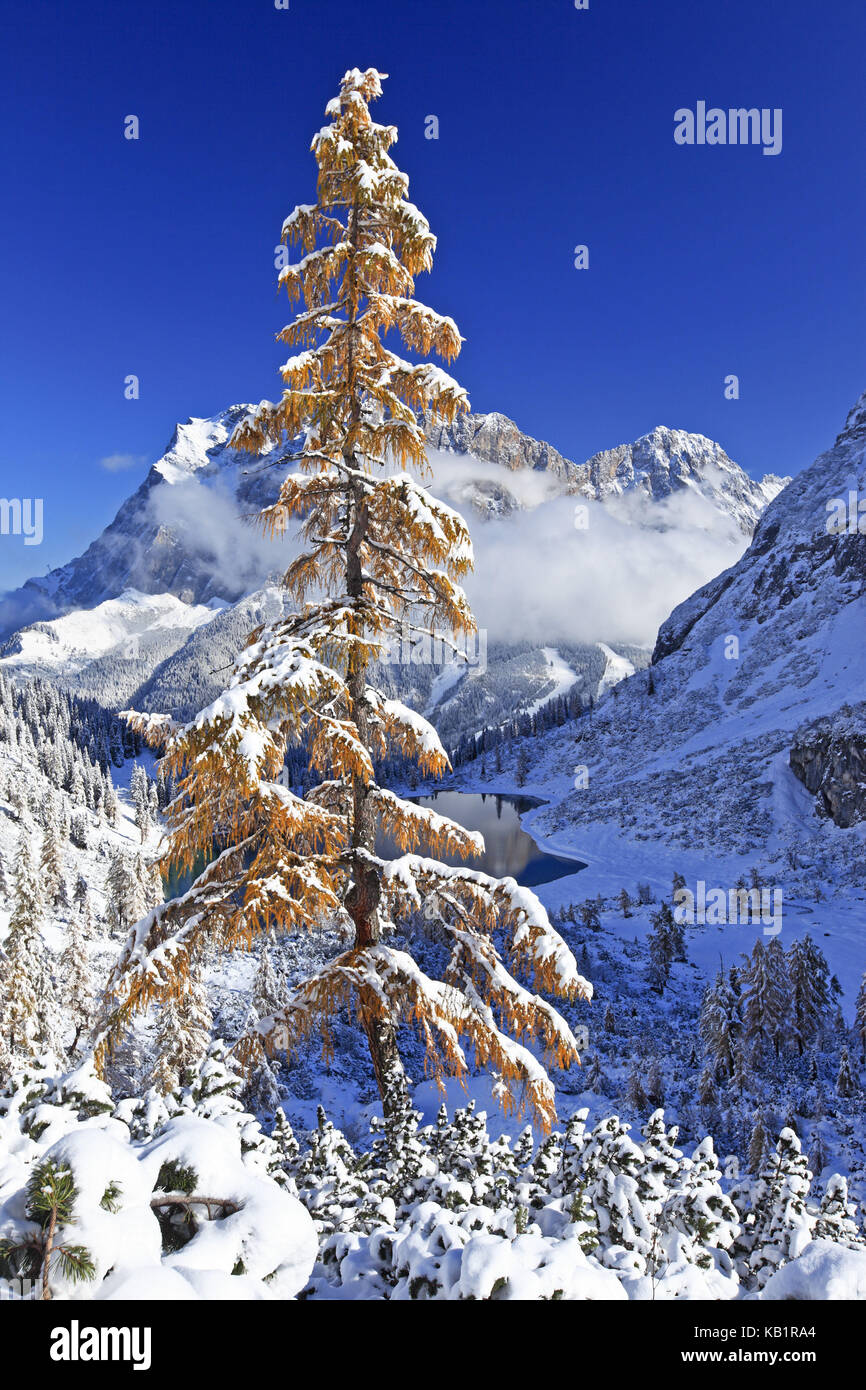 Austria, Tyrol, Mieming range, Seebensee, Zugspitze (mountain ...