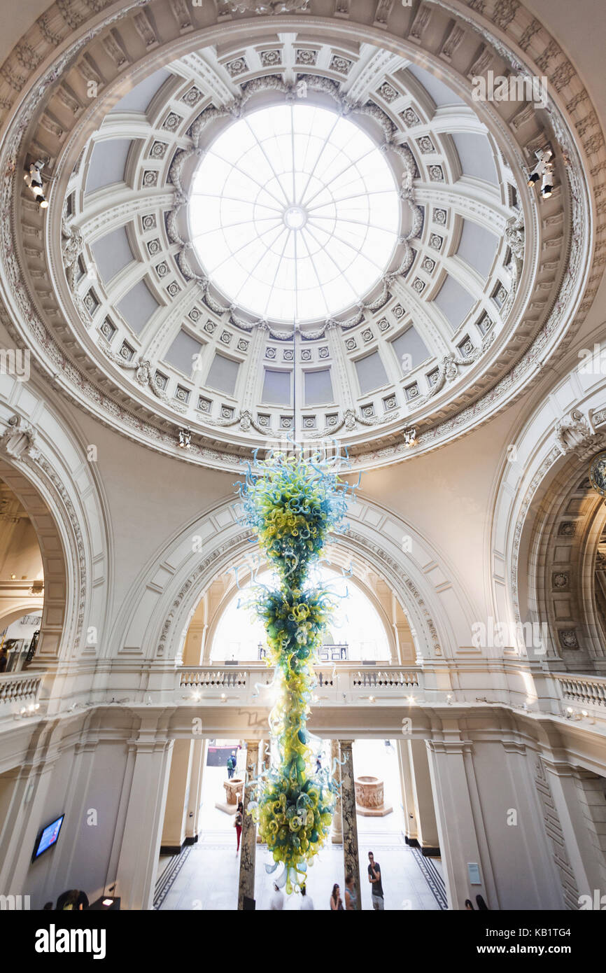 England, London, Kensington, Victoria and Albert museum, foyer Stock ...