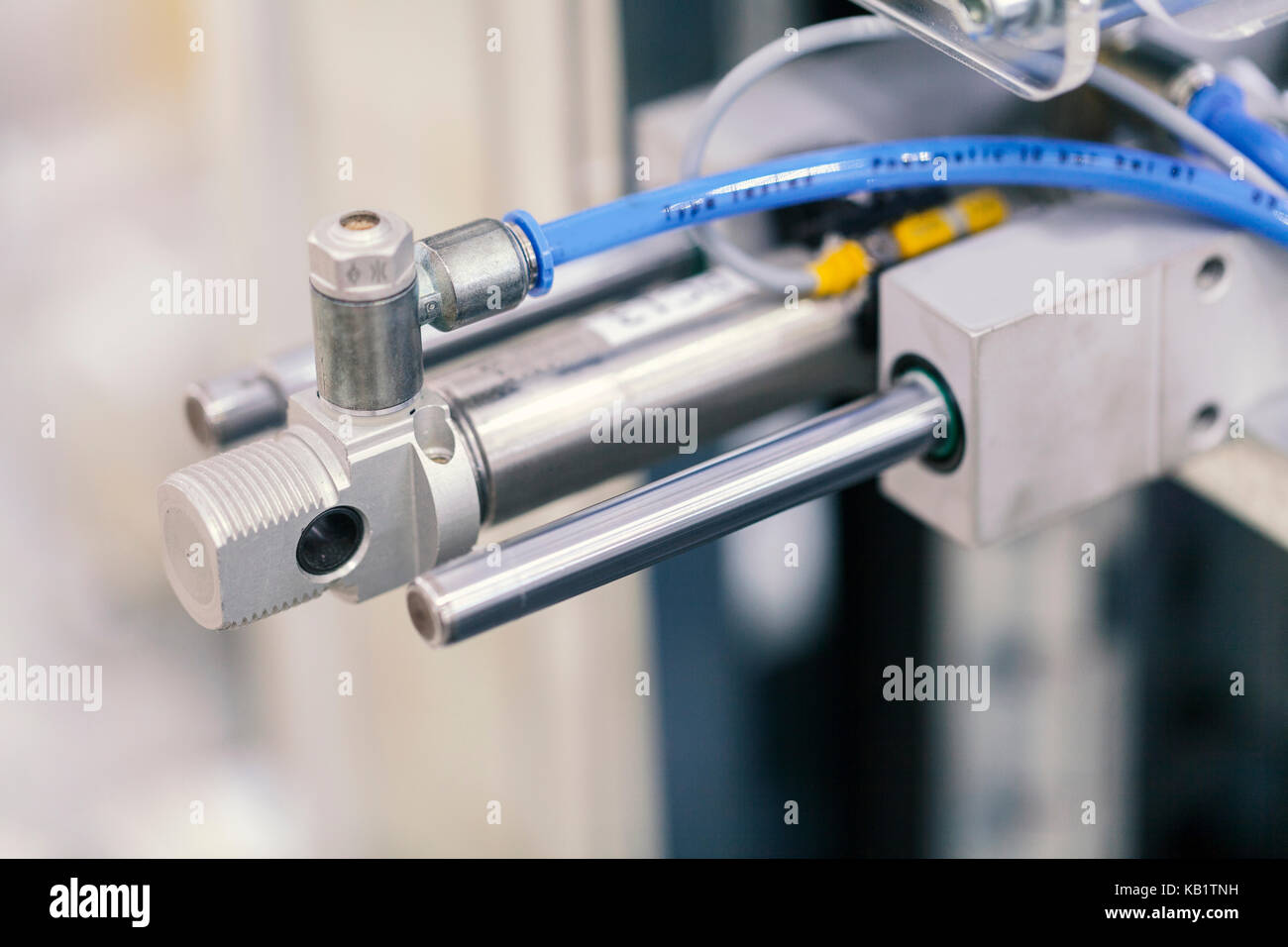 Pneumatic cylinder hi-res stock photography and images - Alamy