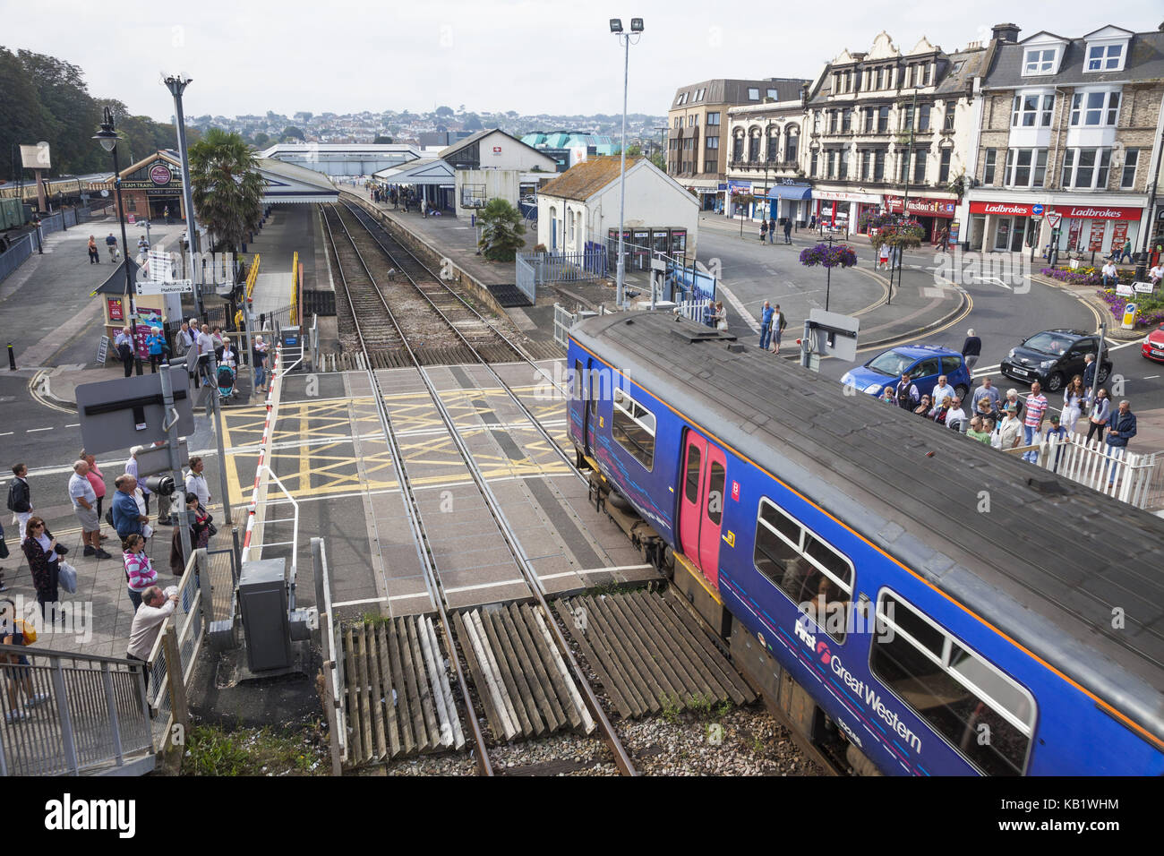 England level crossing hi-res stock photography and images - Alamy