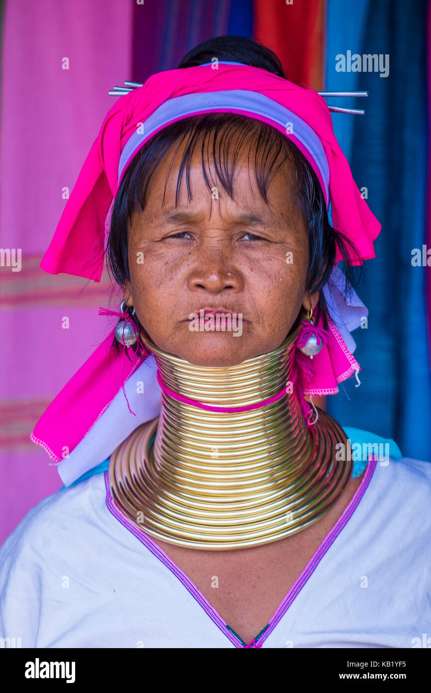 Portrait of Kayan tribe woman in Kayan state Myanmar Stock Photo - Alamy