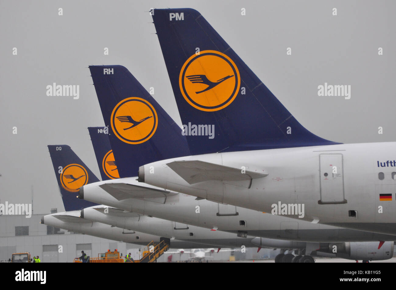 Air liners hi-res stock photography and images - Alamy