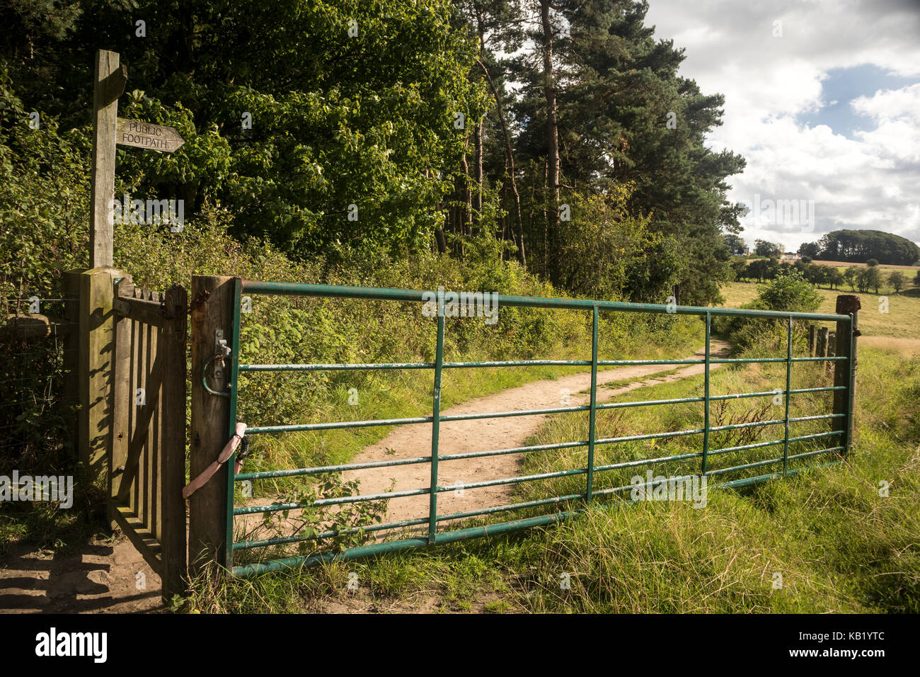 Farmers gate hi-res stock photography and images - Alamy