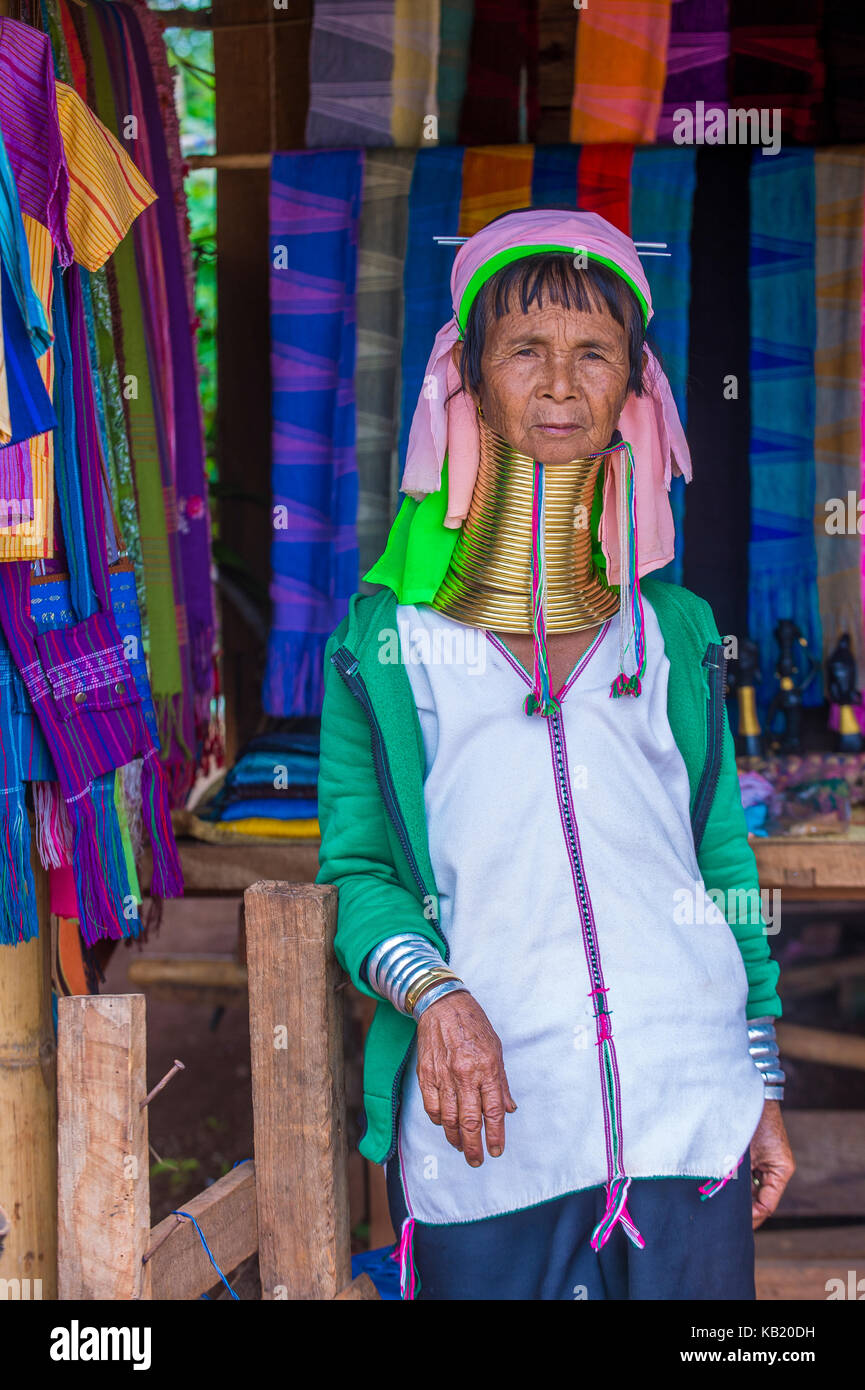 Portrait of Kayan tribe woman in Kayan state Myanmar Stock Photo - Alamy