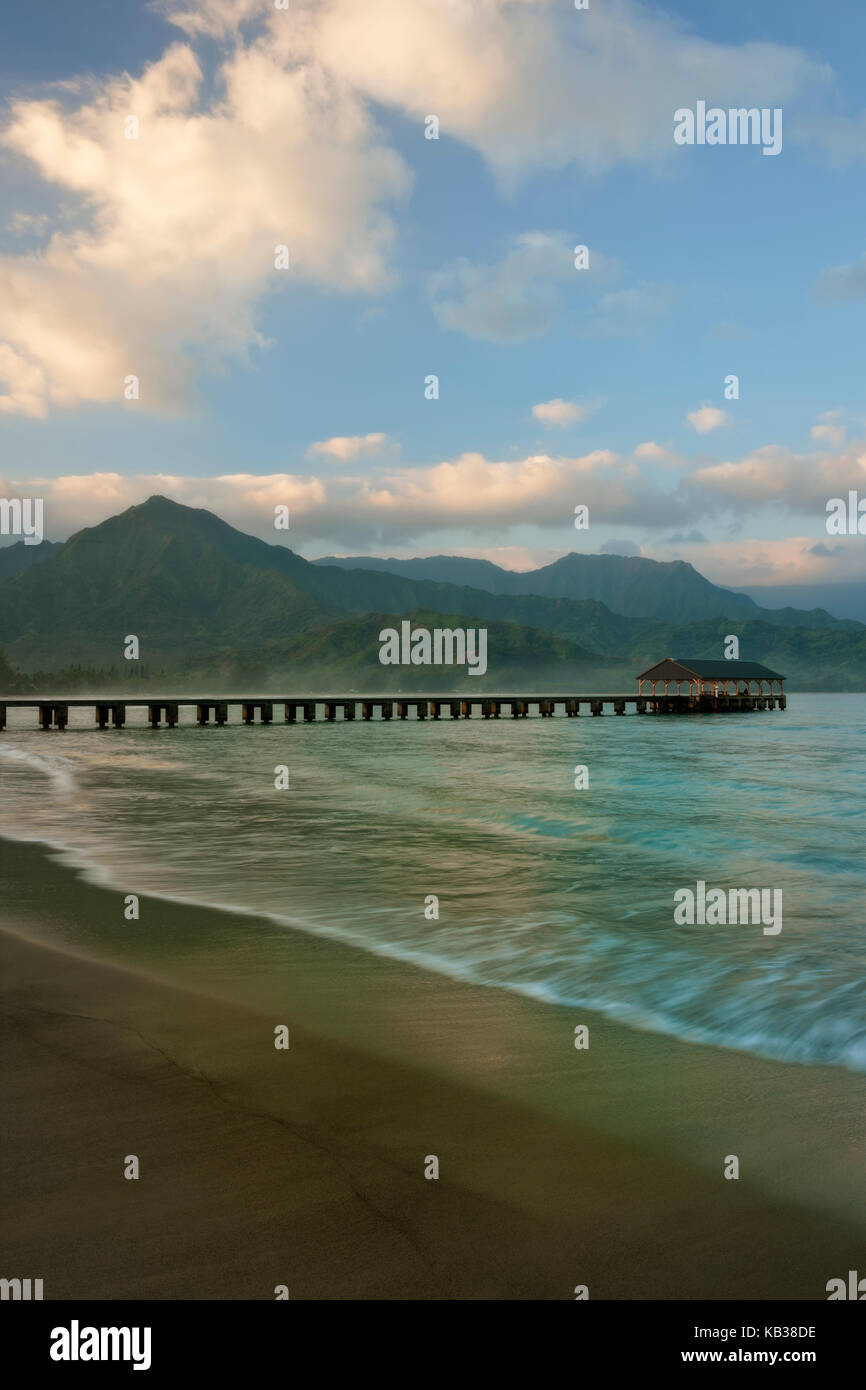 Early light beauty over Hanalei Bay and the Hanalei Pier on Hawaii’s ...