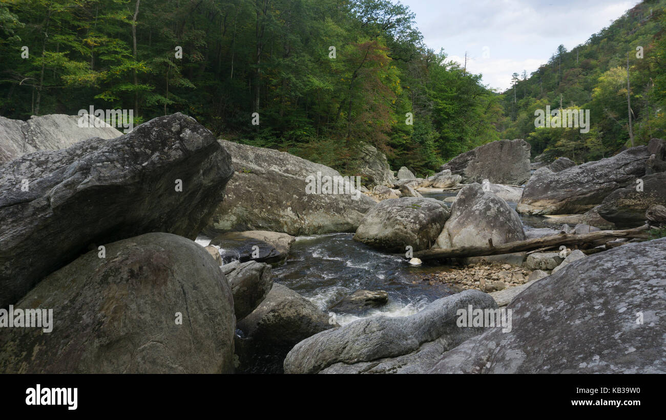 A view of the Linville River in North Carolina Stock Photo - Alamy
