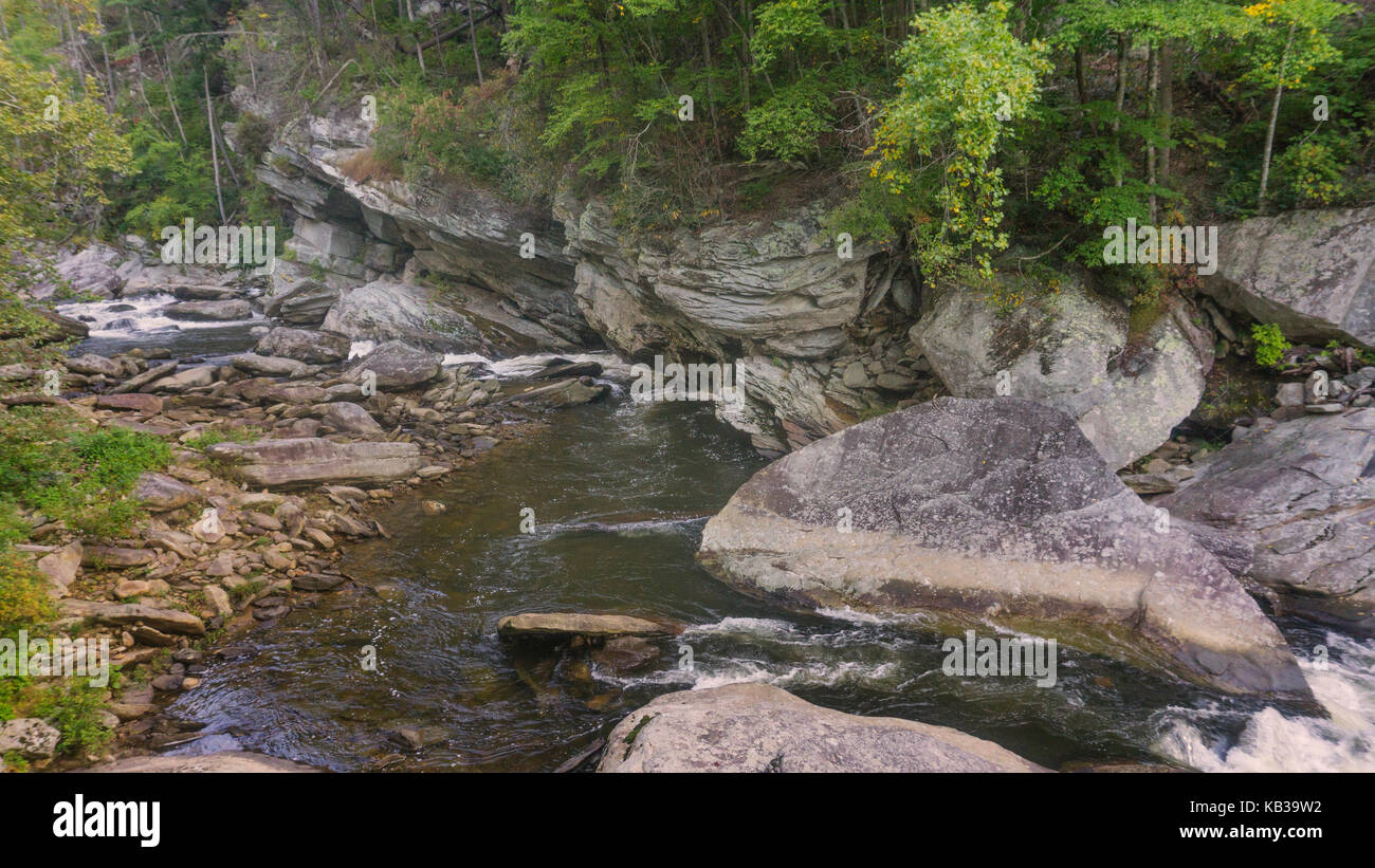 A view of the Linville River in North Carolina Stock Photo - Alamy
