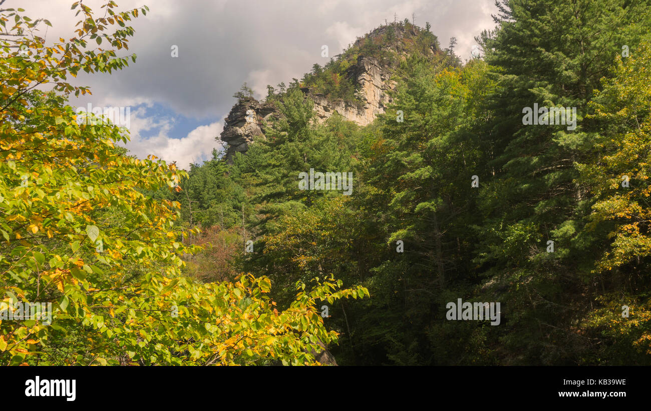 A view of the Linville Gorge in Western North Carolina Stock Photo - Alamy