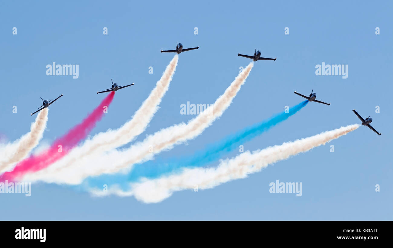 Airplane Patriots Jet Team performs at Miramar Air Show Stock Photo - Alamy