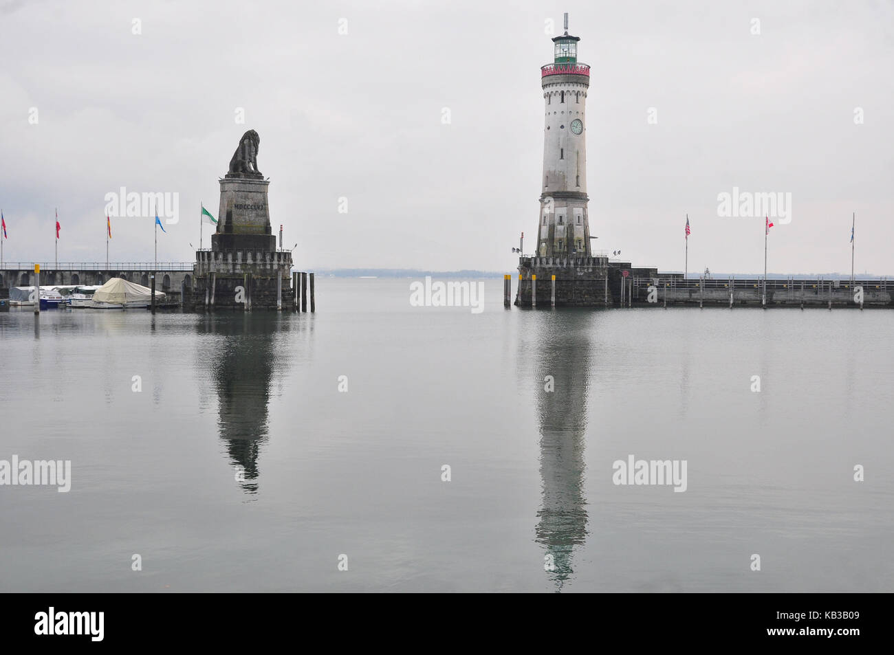 Germany, Bavaria, Lake of Constance, Lindau, port entrance, lighthouse ...