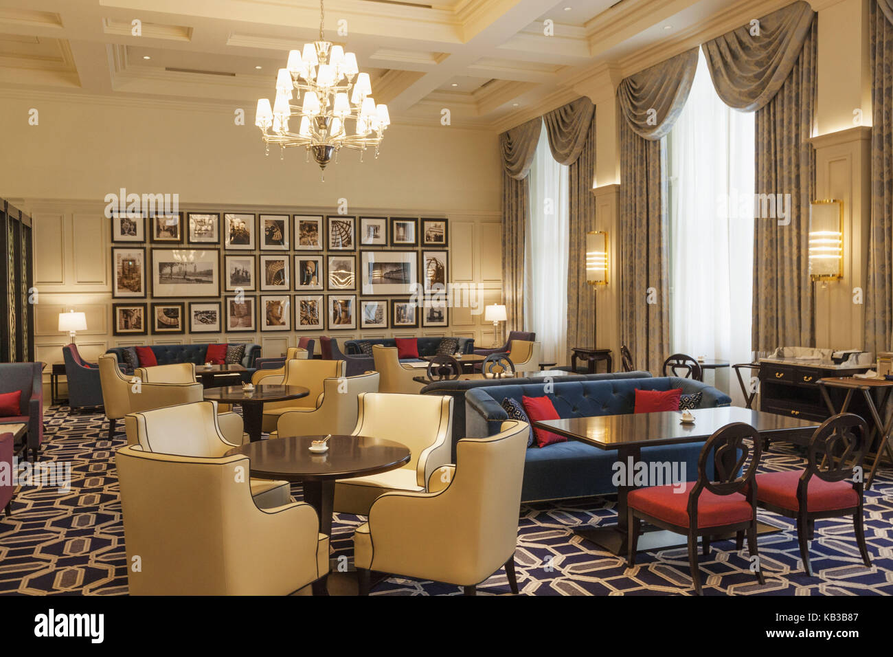 Railway lounge hi-res stock photography and images - Alamy