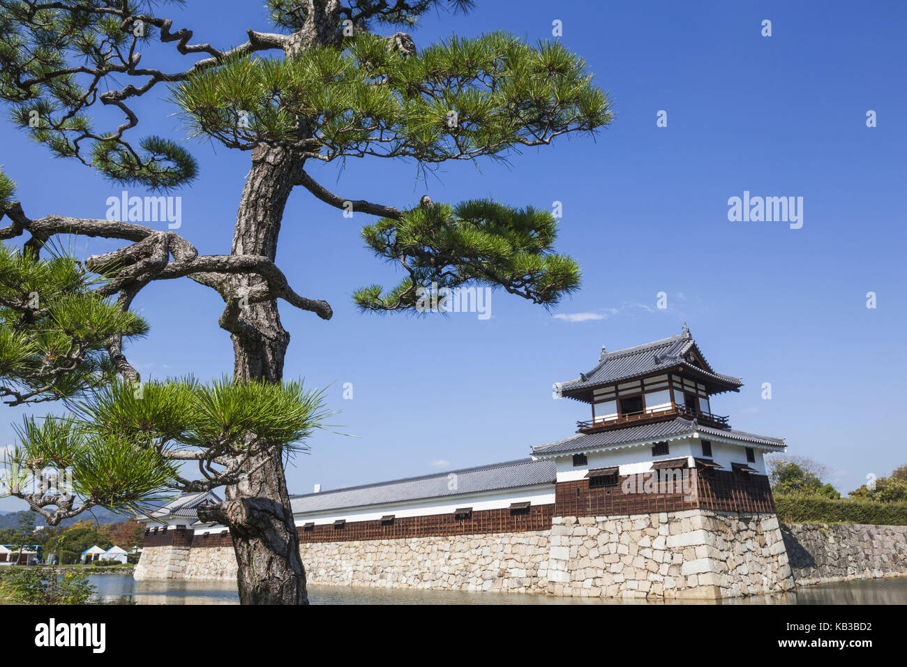 Japanese castle moat hi-res stock photography and images - Alamy