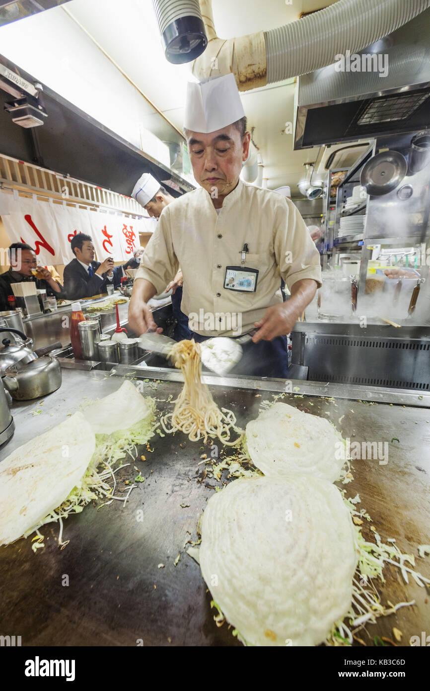 Japan, Kyushu, Hiroshima, restaurant, cook while preparation of ...