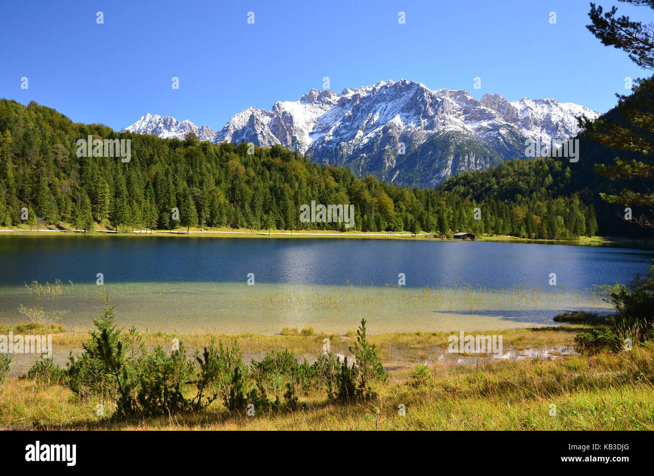 Lake ferchensee mittenwald karwendel mountains hi-res stock photography ...