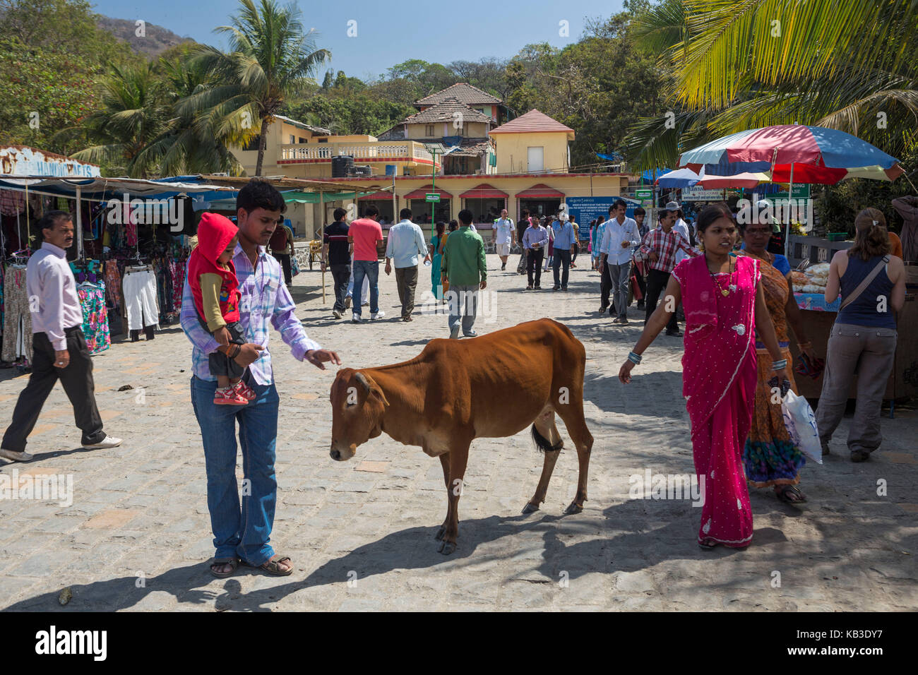 Inhabitant and pit temple hi-res stock photography and images - Alamy