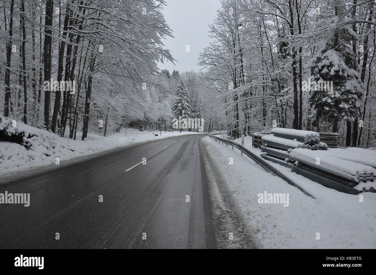 Federal highway, winter, snowy Stock Photo - Alamy