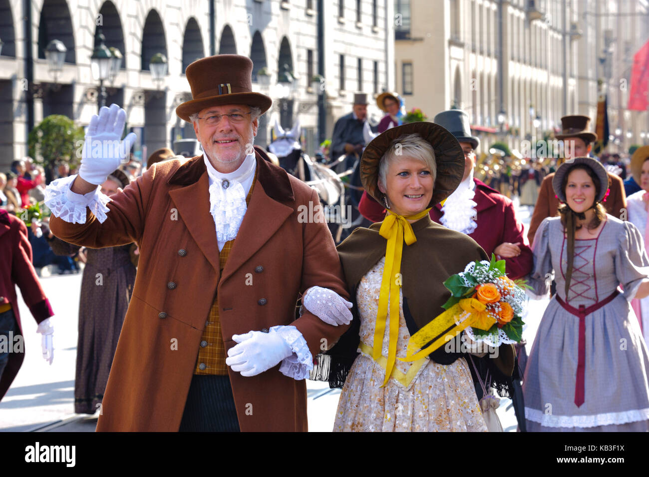 traditional costume parade at the beginning of Oktoberfest in 2012 ...