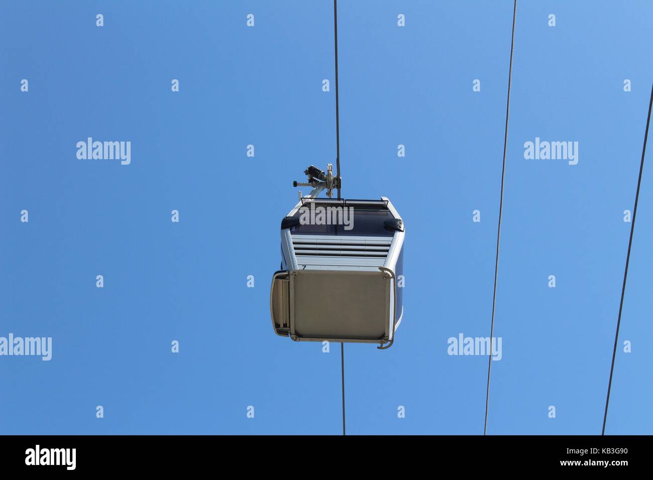 Modern cable hi-res stock photography and images - Alamy