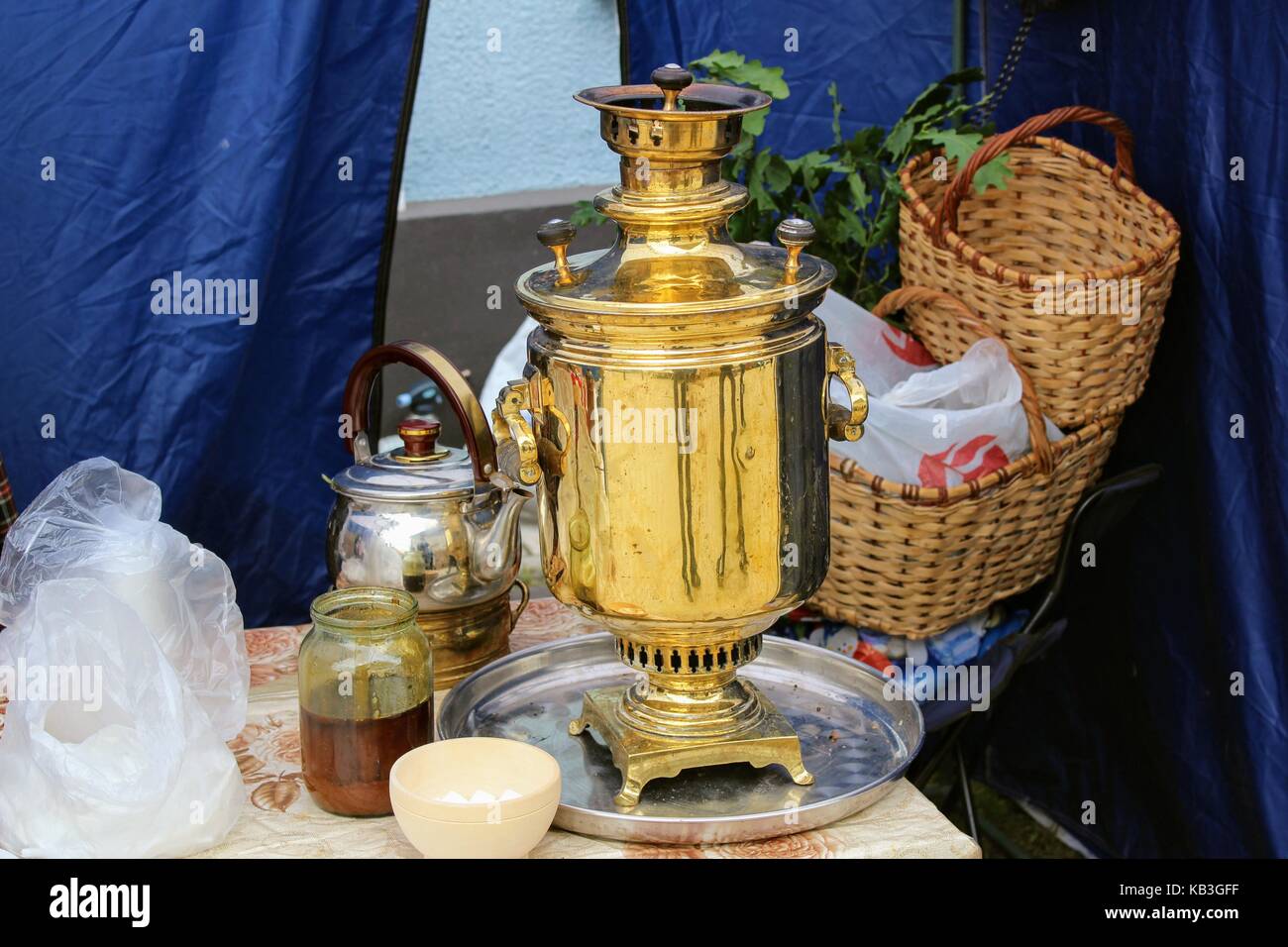 Russian samovar hi-res stock photography and images - Alamy