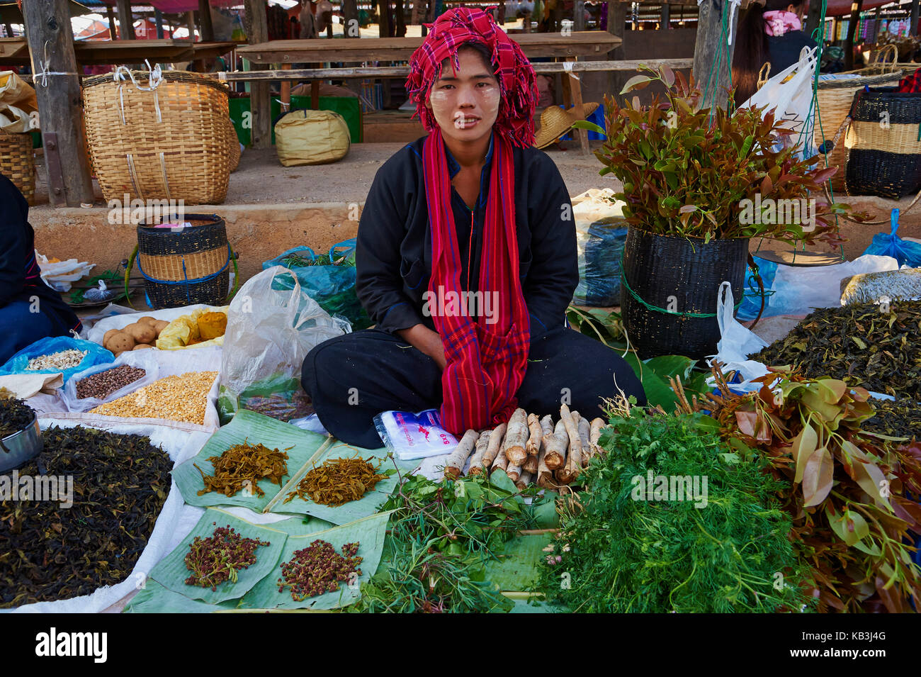 Market stall painting hi-res stock photography and images - Alamy