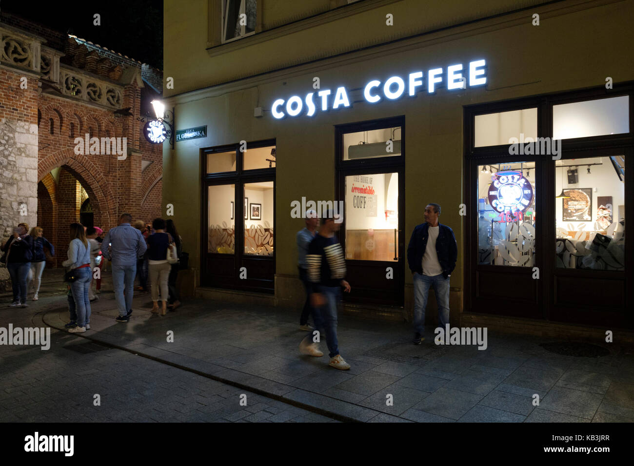 Costa coffee shop exterior hi-res stock photography and images - Alamy