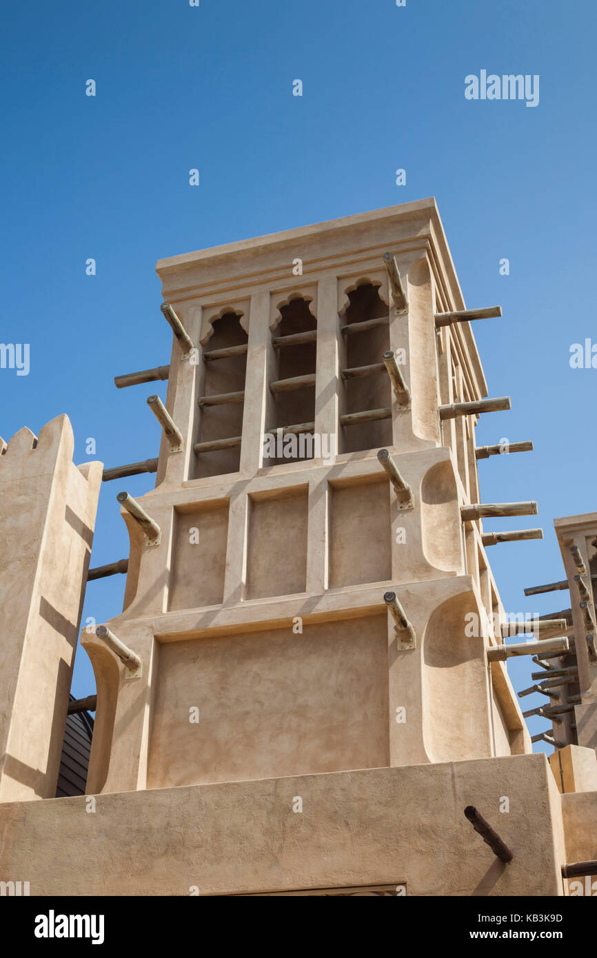 Traditional uae architecture hi-res stock photography and images - Alamy